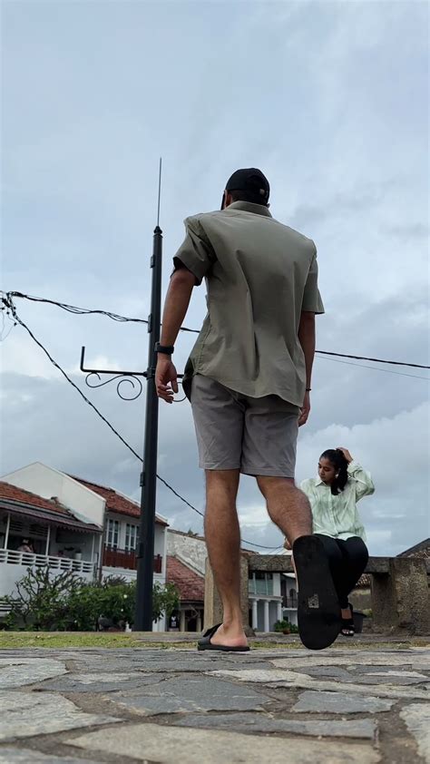 ඇවිදින්නෙත් ආයේ පිළිවෙලට 😂 ඇවිදින්නෙත් ආයේ පිළිවෙලට 😂 By Sachini Nipunsala