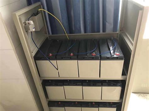 16块电池柜ups安装图 32节电池安装连接图 ups电源实物接线样图 大山谷图库