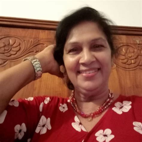 Swarnamahal ඔබේ පැරණි හා පලුදු වූ රන් ආභරණ සඳහා වෙළෙඳපොළේ ඉහළම වටිනාකමට නව රන් භාණ්ඩ සමඟ