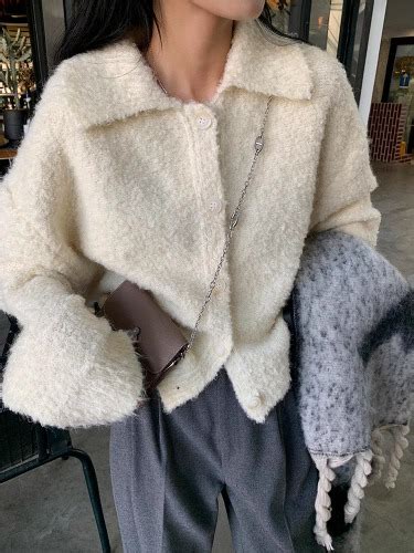 위켄드블루 보들 카라 니트 가디건 러블리 귀여운 데이트 여친룩 캐주얼 루즈핏 여리 청순 페미닌 여성스러운