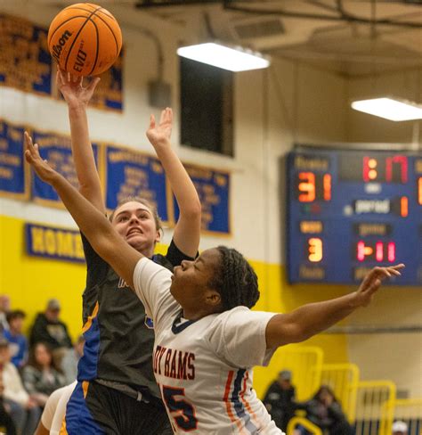 Manchester Rolls In State Tourney As Devyn Quigley Breaks Scoring Record
