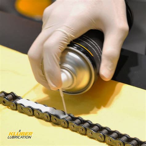 크리버코리아 ★ 스프레이 그리스 ★ 점점 더 추워지는 날씨에 설비들도 겨울 준비가 필요합니다 요즘 Facebook