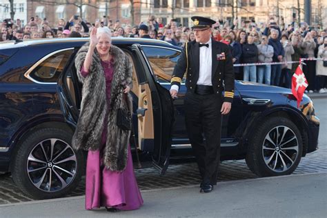 Royal World Thailand รอยัล เวิลด์ ประเทศไทย พระบาทสมเด็จพระบรมนาถนโรดม สีหมุนีแห่งกัมพูชา