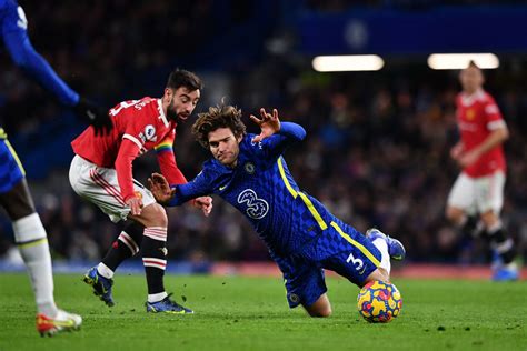 Chelsea និង Man United ត្រូវប្រជែងគ្នាយក៣ពិន្ទុដើម្បីឈរក្នុងតំបន់ Top 4 នៅរាត្រីនេះ សារព័ត៌មាន