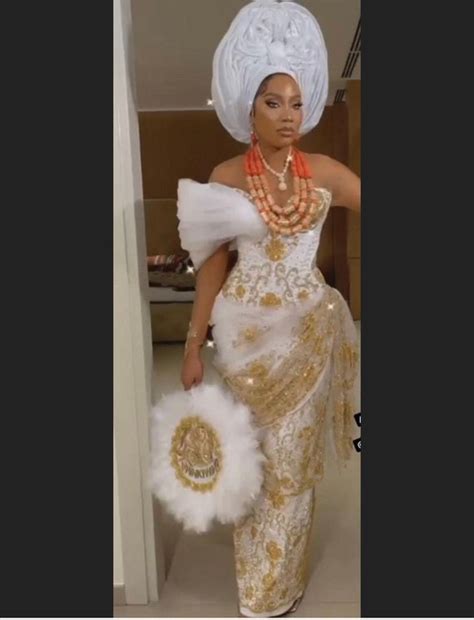 Outfit For Traditional Wedding
