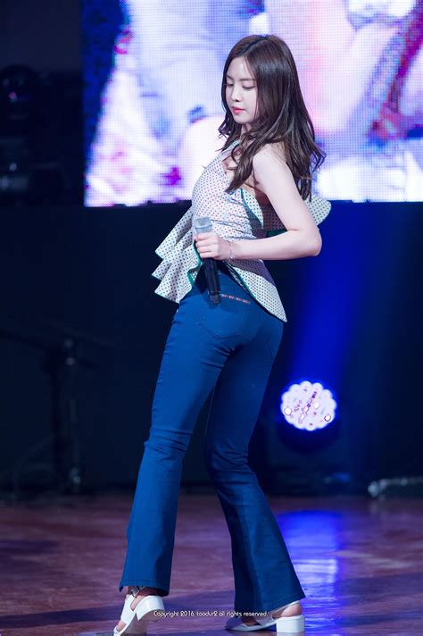 160520 에이핑크 동의대축제 손나은 손나은 윤아 저장소 Korean Girl Fashion Capri Pants