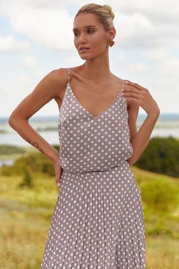 Купити Майка віскоза жатка чорна майка колір чорний матеріал віскоза стиль повсякденний