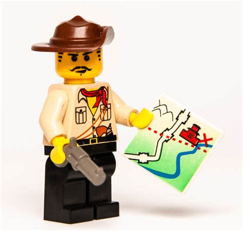 Lego Adventurers Orient Minifigure Johnny Thunder W Cleft Chin Adv