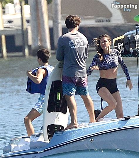 Gisele Bundchen Shows Off Her Slender Figure In A Bikini Photos Pinayflixx Mega Leaks