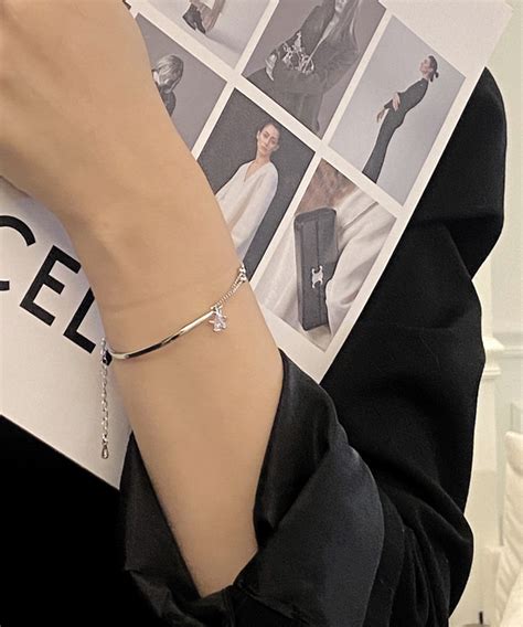 🔥한정특가🔥 원스타 팔찌 우정 커플 써지컬 소원 각인 비즈 원석 팔찌 여친 남친 생일 선물 봄 악세사리 대학생 룩 커플템 우정템 나들이 Br 004 에이블리