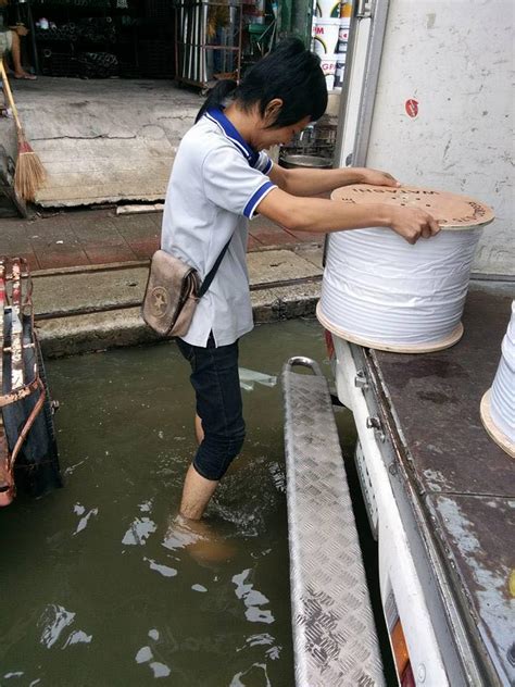 ฝนตกน้ำท่วม เราก็ส่งถึงที่นะครับ Watashi Official