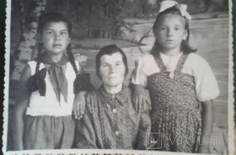 Фото женщина с девочками пионерский галстук 110680311 Buy On Violity