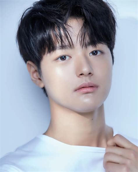 배우프로필 개인프로필 프로필촬영 프로필사진 쇼핑몰 우와 정말 좋은 직원을 둔 사장님 이신거 같다 저런 사람은 꼭 놓치지 않아야 한다 직장에서도 인생에서도 물론 사장님도