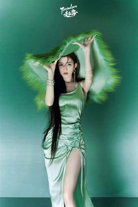 Pin by Cao Dung on Bìa Tạp Chí Chinese beauty Photoshoot Photoshoot concept