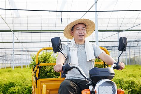 农民开电动三轮车高清图片下载 正版图片507718484 摄图网