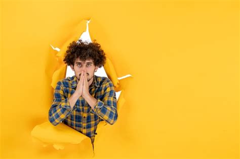 Page 4 Hiding Behind Wall Images Free Download On Freepik