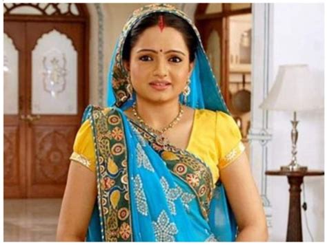 Gopi Bahu Thinks Her Husband Ahem Ji Turned Into A Murga