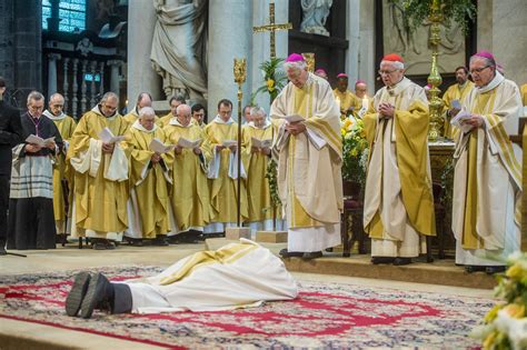 Bisschop Lode Van Hecke Otheo