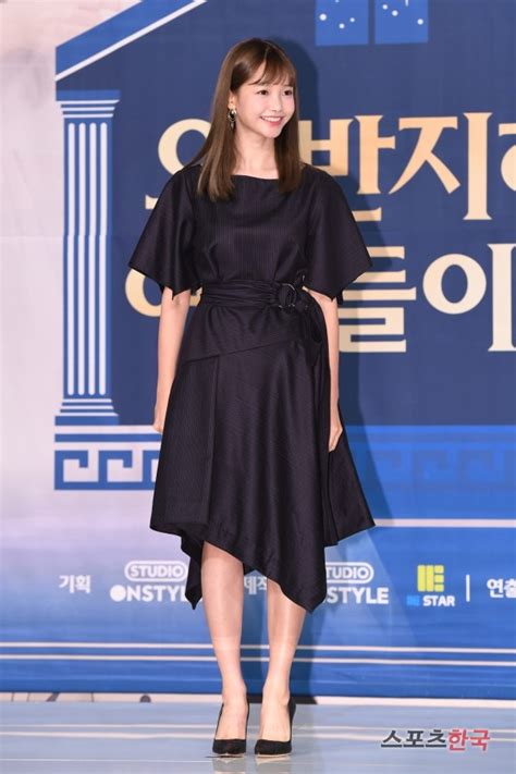 하연수 반할 수 밖에 없는 꼬부기 미소