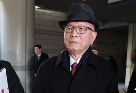 문체부 블랙리스트 김기춘 파기환송심서 징역 2년으로 감형 아주경제