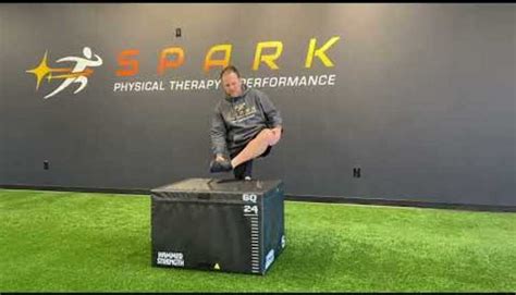 Fit Pro Videos Functionally Fit Tall Plank Resisted Scapular Clock