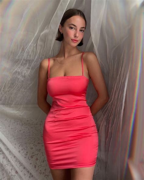 Amelie Model Image