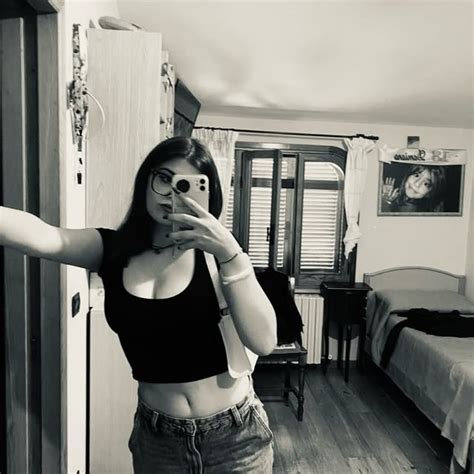 Glo Aarcutigloria Threads Say More