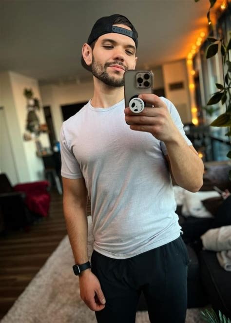 Kyle Abrams Height Weight Age Girlfriend Facts Biography