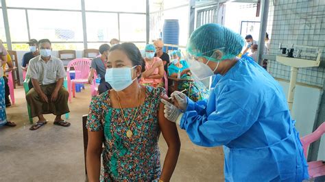 မင်းလှမြို့တွင် ကိုဗစ်ကာကွယ်ဆေး ဒုတိယအသုတ် ပထမ အကြိမ် ထိုးနှံပေးခြင်းတွင် လူဦးရေ ၃၂၇၅ ဦး လာရောက