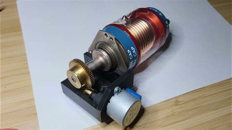 Magnetic Loop Vacuum Capacitor Stepper Motor Drive With Worm Gear