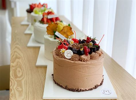 오늘의 빛 🍰 뉴 초코 케익블랙 포레스트 케키🤤 깊고 진한 초코맛은 유지 좀 더 촉촉하고 부드러운
