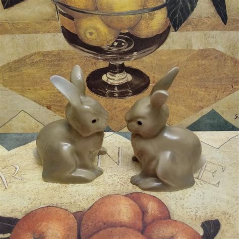 Статуэтки из фарфора зайчики состояние идеальное продам в паре за 800 гривен — ціна 800 грн у