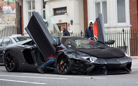 Man Crashes 300K Lamborghini Showing Off TheCount