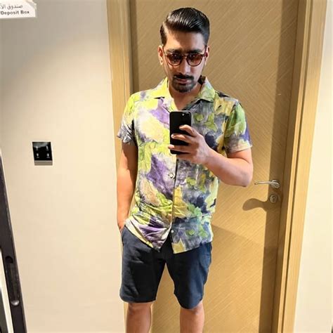 Iminatrance Khizar Waseem • Threads Say More