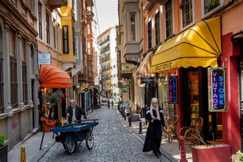 250 Cafe And Restaurants On The Istiklal Street In Istanbul Turkey