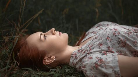 Girl Lying Down Looking Up Wallpaper Hd Girls Wallpapers 4k Wallpapers