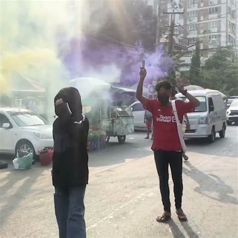 စစ်မှုမထမ်းကြဖို့ ရန်ကုန်မှာ ဆန္ဒပြ Youtube