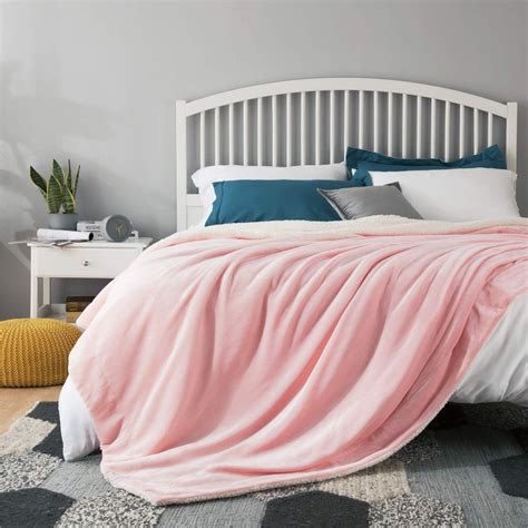 Cozy Comfort Sherpa Fleece Bed Blankets Queen Size Pink Thick Fuzzy