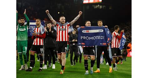 След 2 г Шефилд Юнайтед се завърна във Висшата лига на Англия