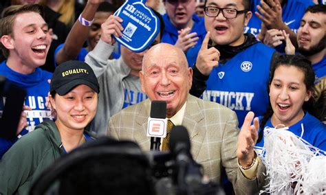 Dick Vitale Rings The Bell After Completing Chemotherapy Treatment Ky