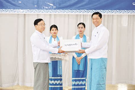 ပြည်ထောင်စုဝန်ကြီး ဒေါက်တာစိုးဝင်း နေပြည်တော်အတွင်းရှိ သက်ကြီးဘိုးဘွားမ