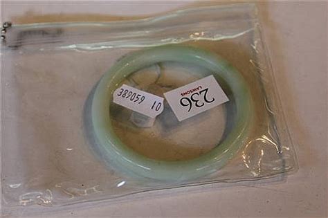 Lot Jade Bangle