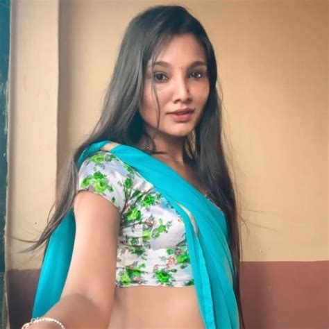 स्नेहा ओव्हाळ🖤 sneha 1902 on threads