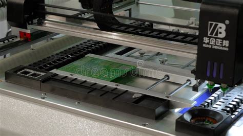 Automatic Smt Pick And Place Machine Assembling Printed Circuit Board