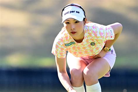 2週連続の“シンデレラストーリー”完成なるか 単独首位で迎える鶴岡果恋が運命の最終日に挑む ゴルフのニュース｜総合ゴルフ情報サイト