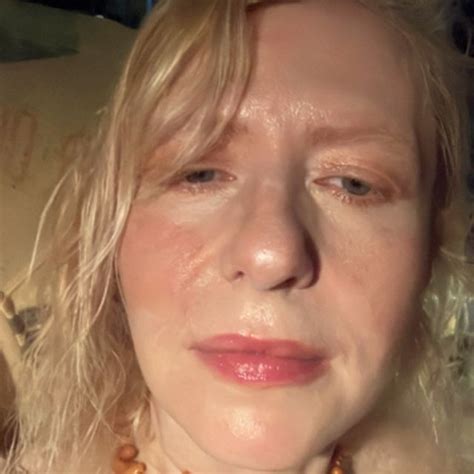 Elina Oi Elinaoi • Threads Say More