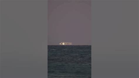 В Гвинейском заливе исследователи запечатлели судно внешне напоминающее инопланетный корабль