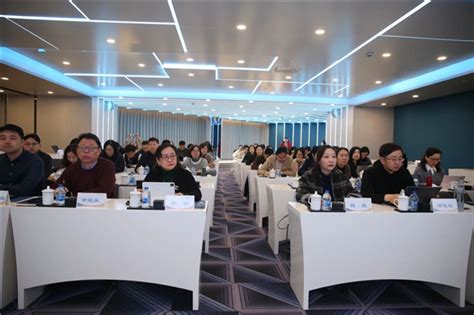 黄浦区教育局、区教育学院赴卢湾高级中学进行集中性课程与教学调研