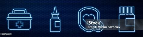 세트 라인 쉴드와 심박수 응급 처치 키트 병 비강 스프레이 의학 병 및 검색 의료용 돋보기 벽돌 벽에 빛나는 네온 아이콘 벡터 1위에 대한 스톡 벡터 아트 및 기타 이미지