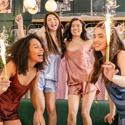 Welcome To Real Hen Moments Share Your Hen Party Story 🥂